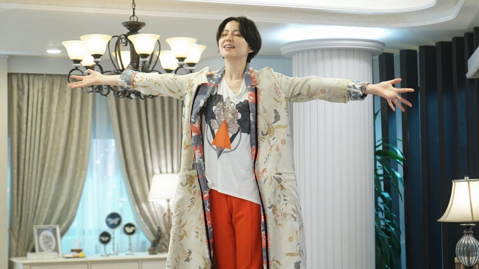 コンフィデンスマンJP 2018年放送 #1 華麗なる詐欺師 今夜の標的は強欲非道ゴッドファーザー！！｜ドラマ｜見逃し無料配信はTVer！人気の動画見放題