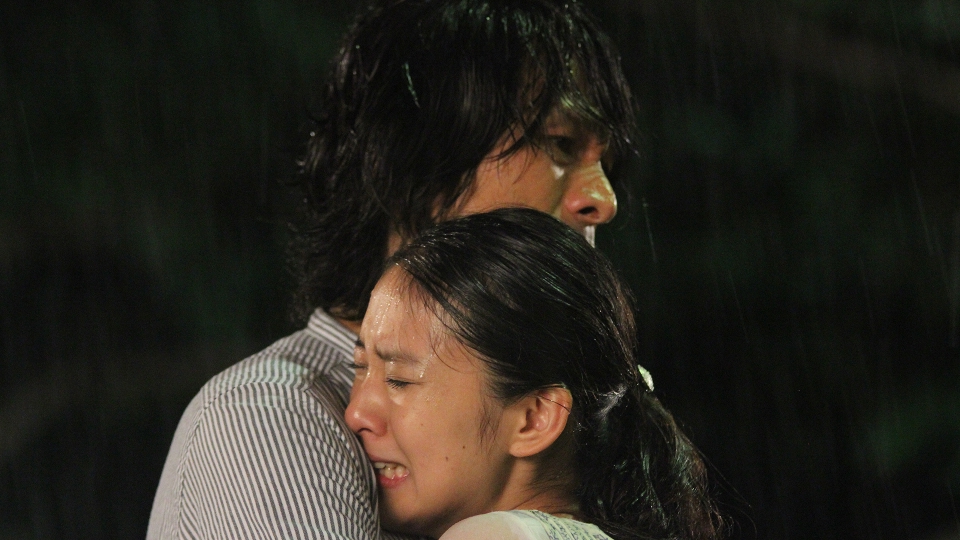 息もできない夏 2012年放送 第8話 一編の記事が全てを壊す・・・今はただ抱きしめて｜ドラマ｜見逃し無料配信はTVer！人気の動画見放題