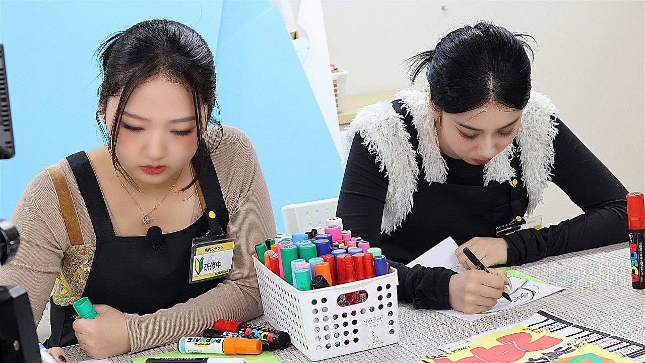 HANA-CHANnel 4月23日(水)放送分 CHIKA・MOMOKAがドンキでアルバイト！｜バラエティ｜見逃し無料配信はTVer！人気の動画見放題